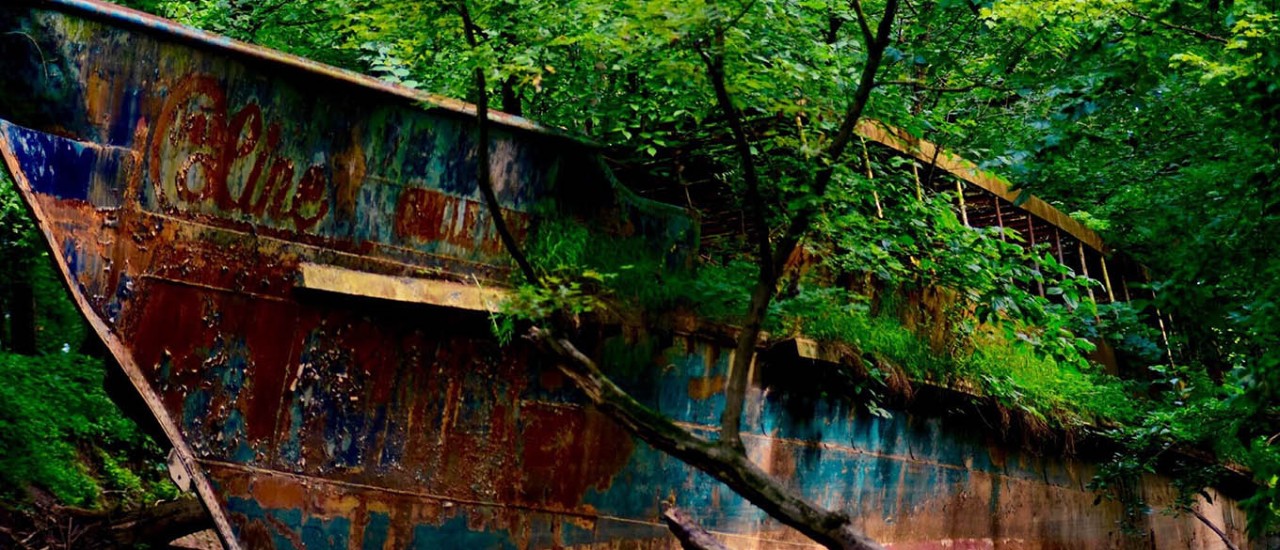Explore the 110-year-old Ghost Ship Trapped in Kentucky
