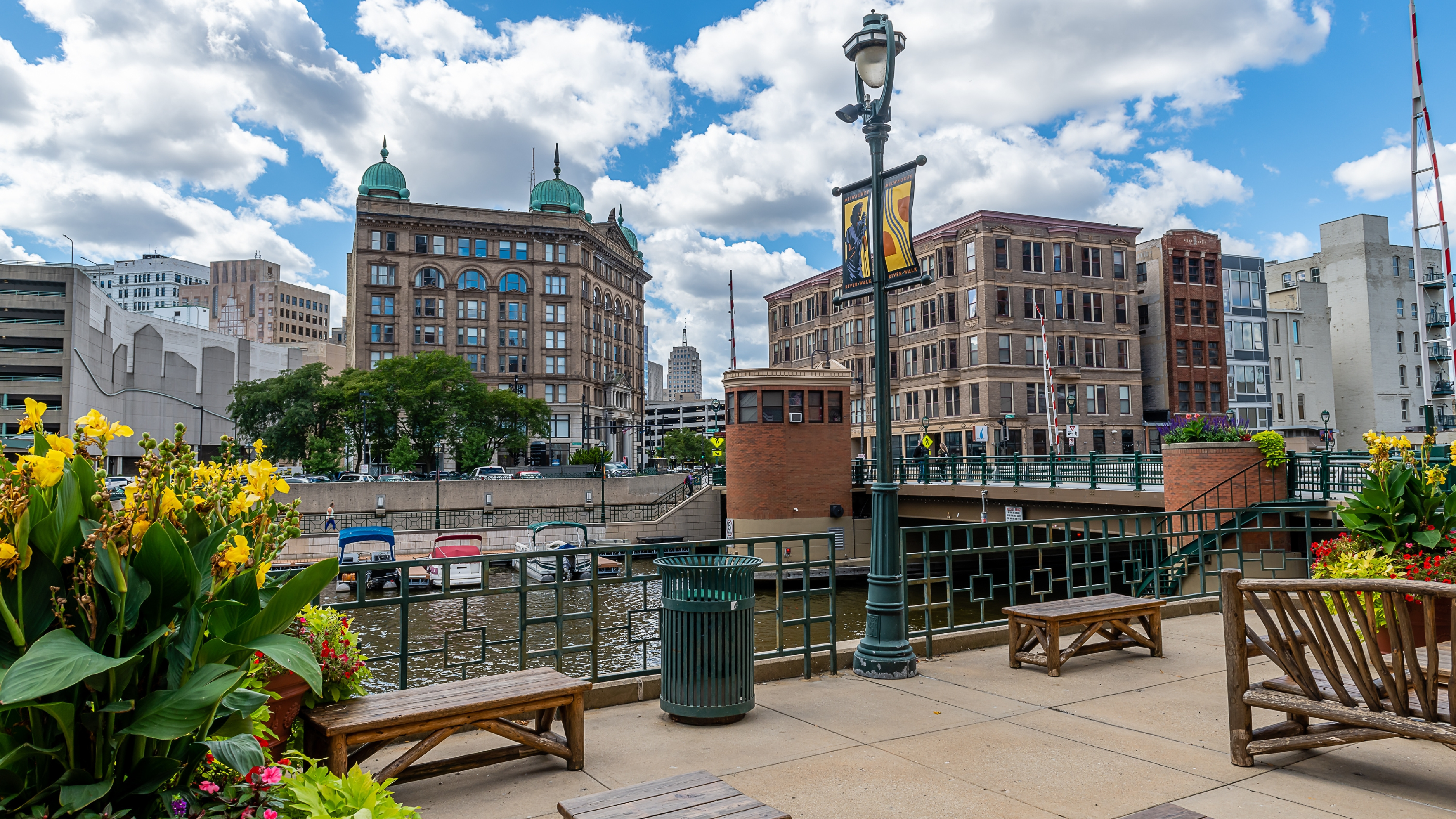 Milwaukee Riverwalk Dining Guide Heres Where To Go MKE Your Vision For